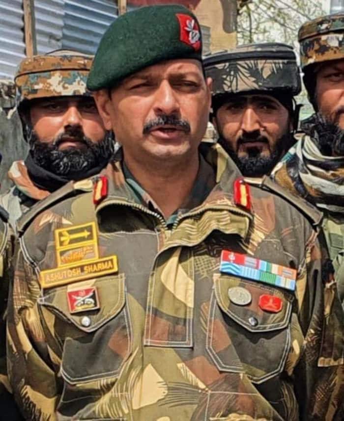 जम्मू-कश्मीर में शहीद हुए कर्नल आशुतोष शर्मा, जिनसे डरते थे आतंकी, आप ...