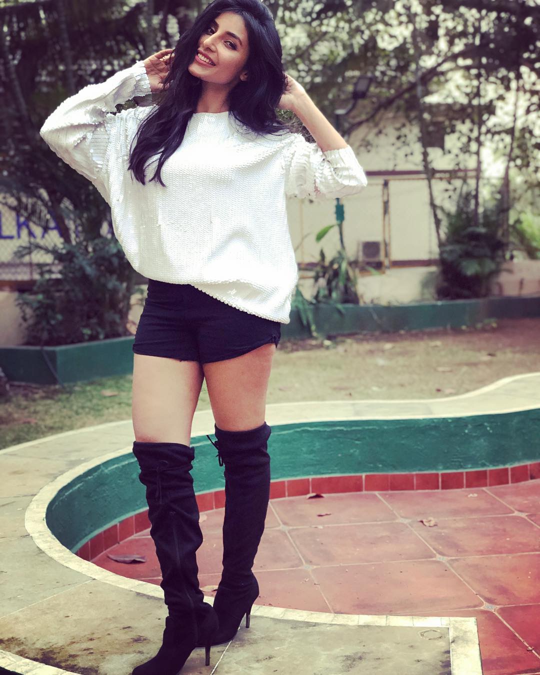 Mirzapur 2 Dimpy Pandit Hot Pics: 'गुड्डू भइया' की बहन 'डिंपी' अपनी ...