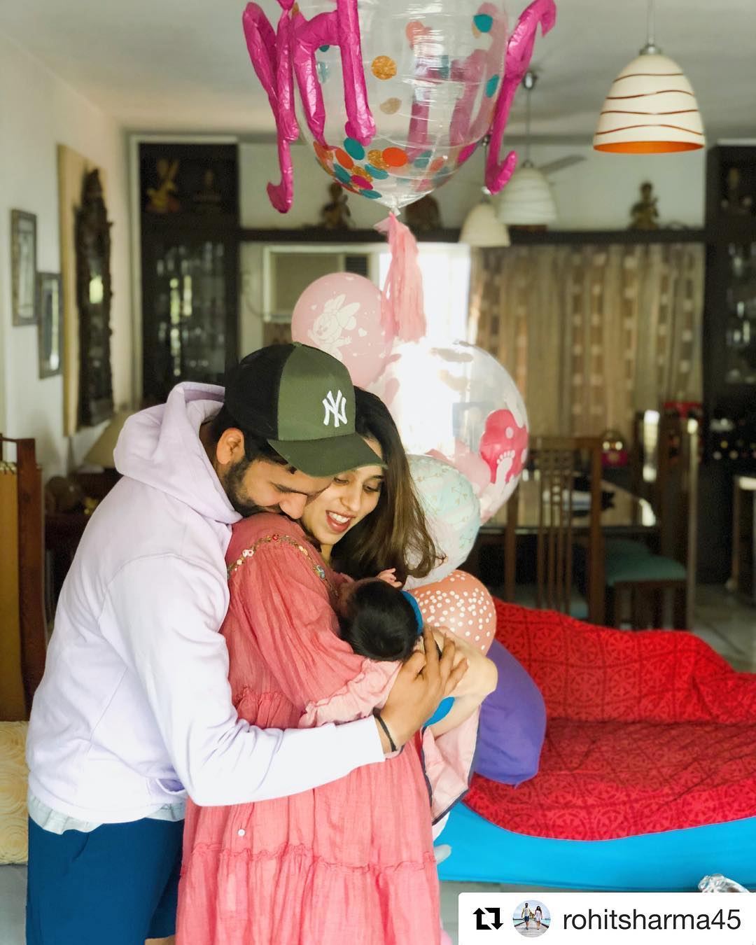 एक साल की हुईं बेटी समायरा, रोहित शर्मा और रितिका ने लिखा भावुक संदेश ...