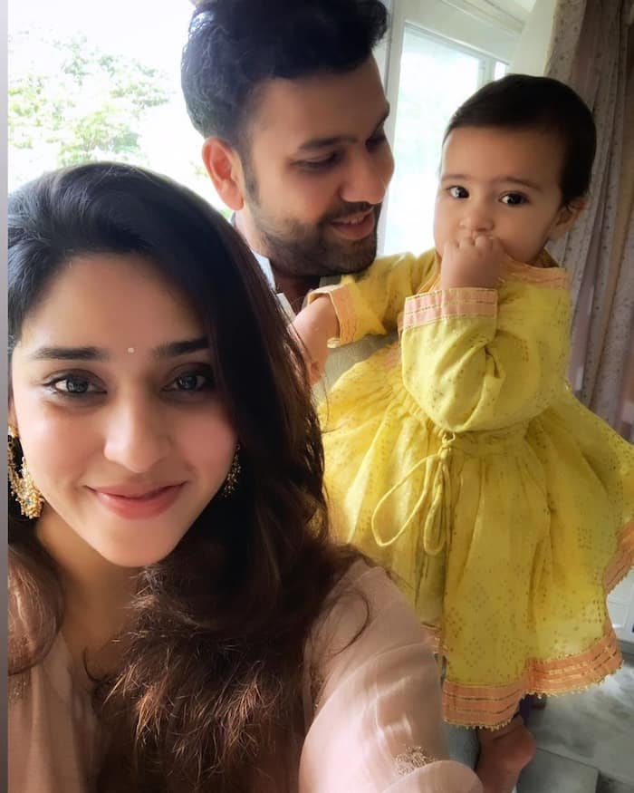 एक साल की हुईं बेटी समायरा, रोहित शर्मा और रितिका ने लिखा भावुक संदेश ...