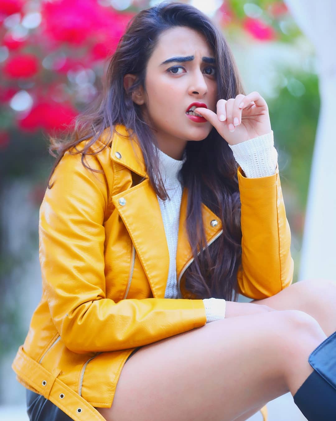 Jinal Joshi Hot Photos अपनी फोटज से सुर्खियां बटोर रही हैं जीनल जोशी ...