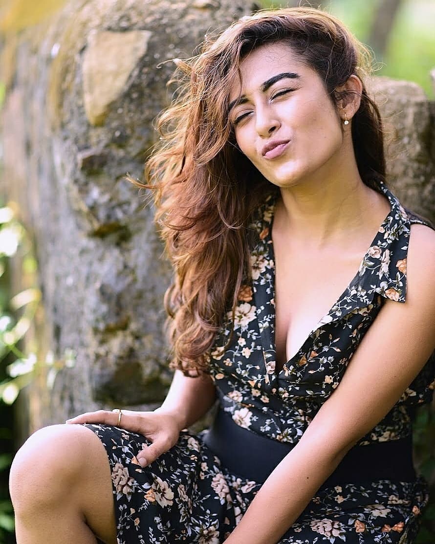 Jinal Joshi Hot Photos अपनी फोटज से सुर्खियां बटोर रही हैं जीनल जोशी ...