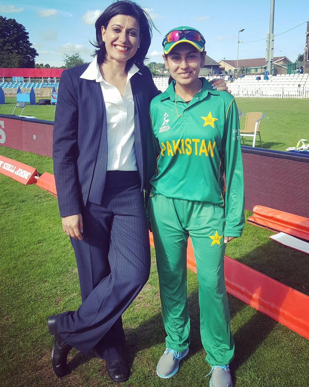 हुनर और हुस्न का बेजोड़ मेल है ये क्रिकेटर, ग्राउंड पर उतरते ही...