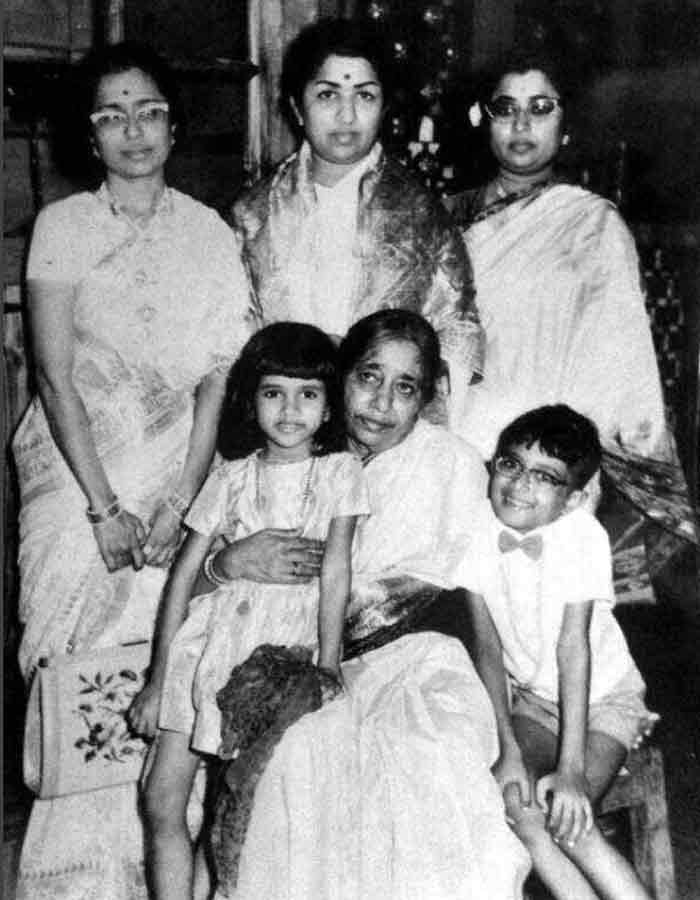 Happy Birthday लता मंगेशकरः मंदिर के चबूतरे पर रियाज से शुरू हुआ संगीत ...