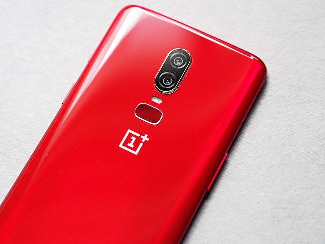 One Plus 6 Red Edition: जानें फोन की कीमत, फीचर्स, कहां लगेगी सेल ...