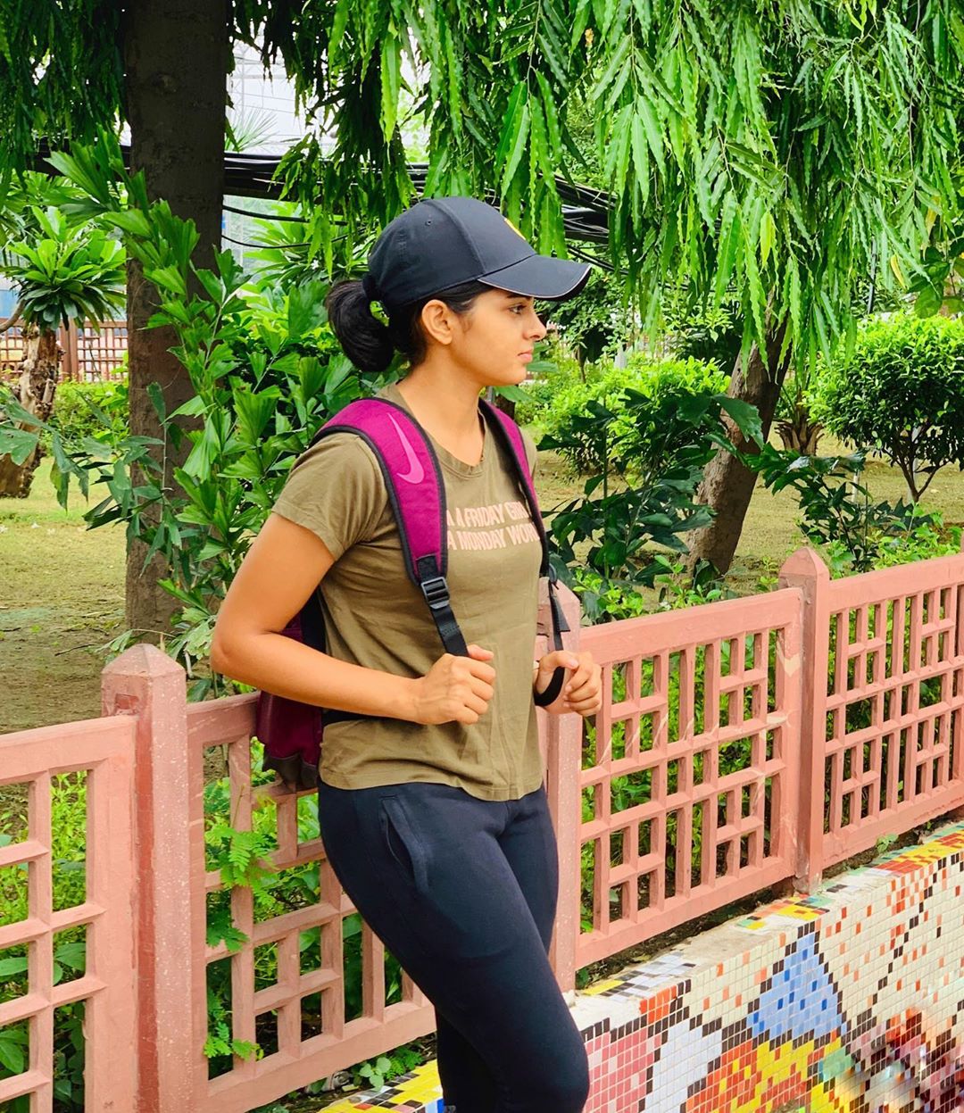 नई नेशनल क्रश हैं ये क्रिकेटर, ग्राउंड पर छक्के-चौकों के साथ इनकी कातिल ...