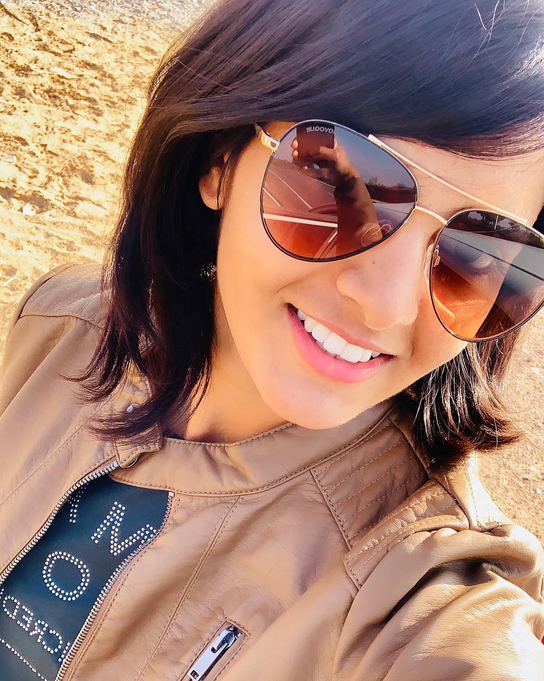 नई नेशनल क्रश हैं ये क्रिकेटर, ग्राउंड पर छक्के-चौकों के साथ इनकी कातिल ...