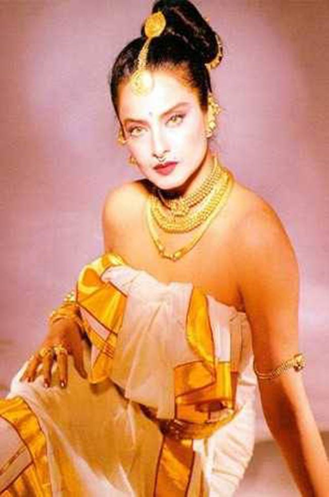 15 Photos Of Rekha Prove That She Is Boldest Actress Of Bollywood
