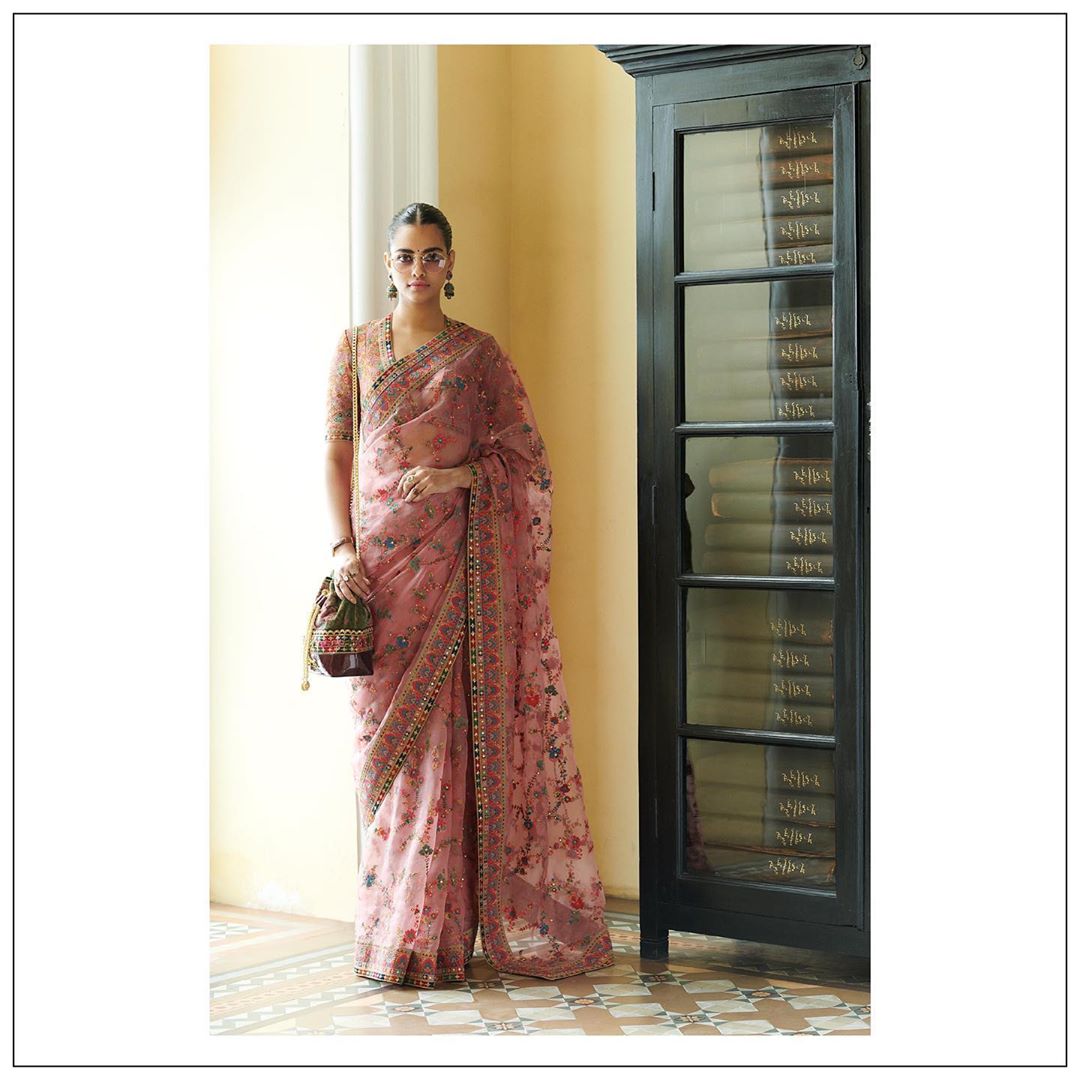 Sabyasachi Summer Collection: सब्यसाची ने पेश की organza sarees, एक नजर ...