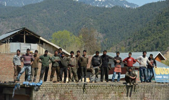 Restrictions in Srinagar over separatist shutdown affects life | India.com