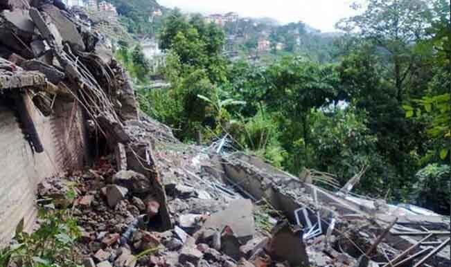 Earthquake tremors felt in many parts of India | India.com