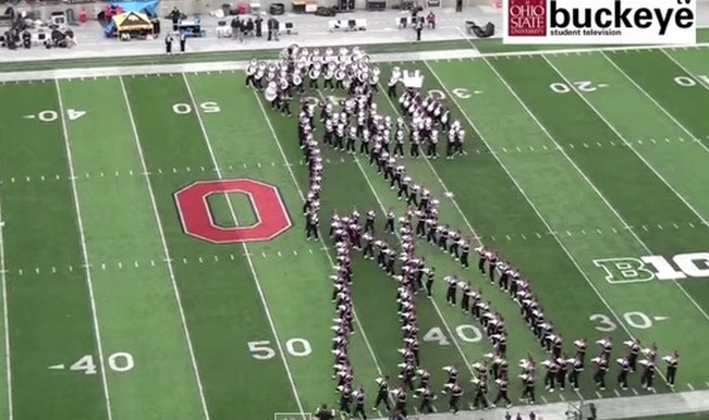 Don’t miss: Michael Jackson moonwalks on a football field, thanks to ...