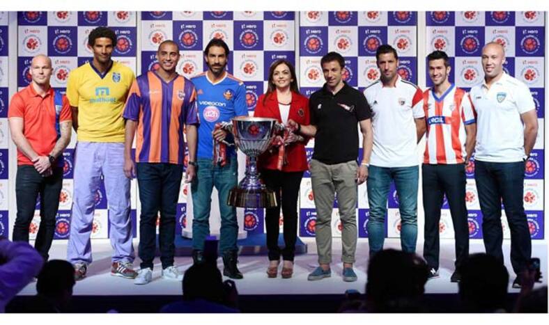 Indian Super League: ISL 2014 trophy unveiled in presence of marquee ...