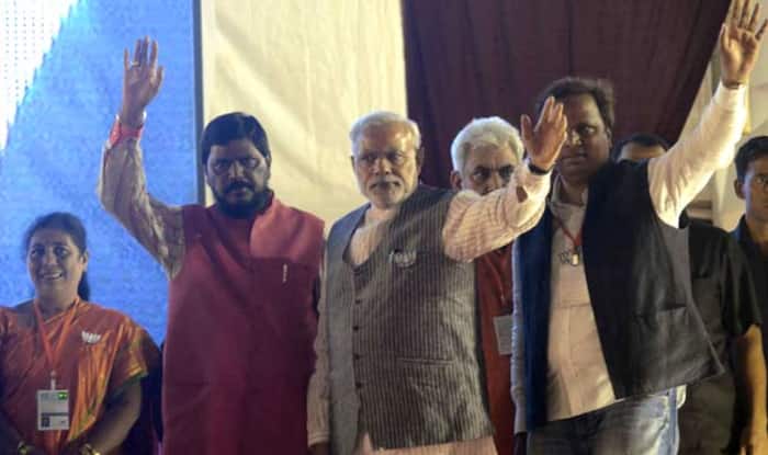 Narendra Modi unveils labour reforms to end ‘inspector raj’ | India.com