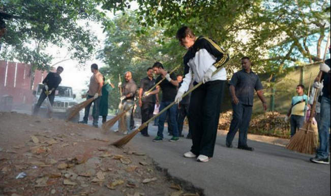 Swachh Bharat campaign: Amitabh Bachchan takes the broom in hand, joins ...