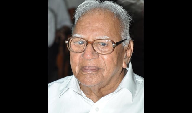 Thousands pay homage to V R Krishna Iyer | India.com