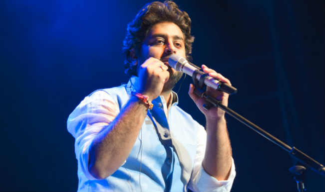 Arijit Singh makes his Tamil debut with Pugazh | India.com