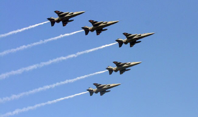 In IAF Flypast in Delhi Today, Sukhoi-30 MKI, MiG-29 to Salute COVID ...