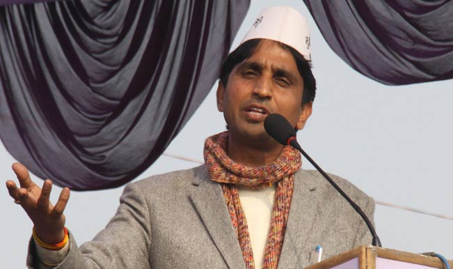 AAP Rift Out in Open: Kumar Vishwas Tweets Poem Targetting Party ...