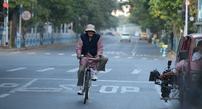 Piku trailer: Tinsel town eagerly awaits the release of Amitabh ...