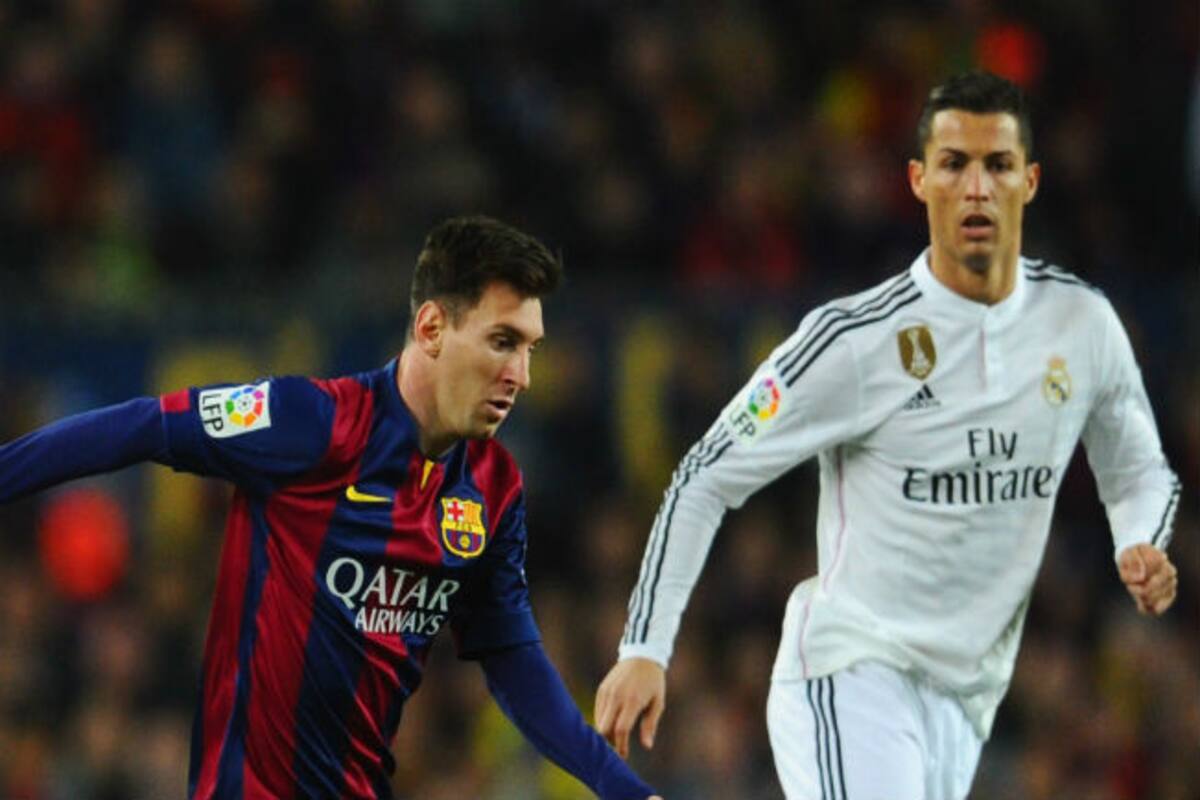 Messi Beating Ronaldo Up