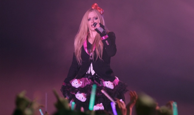 Avril Lavigne inspired to write Christmas album | India.com