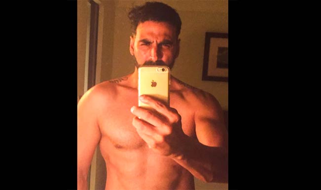 Akshay Kumar goes shirtless for selfie debut | India.com