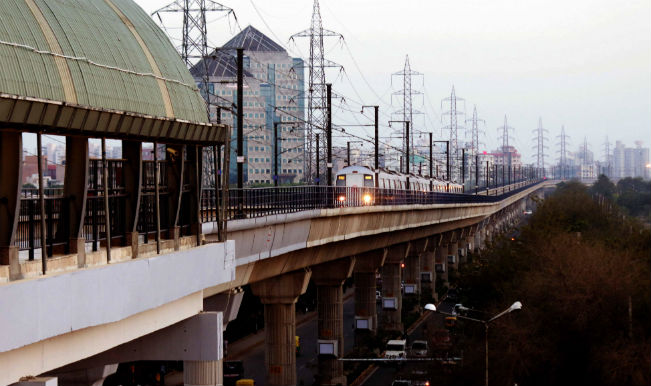Delhi Metro completes underground tunnel in south Delhi | India.com