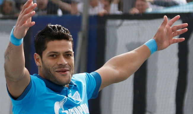 Hulk’s powerful shot sends goalkeeper flying into the net (Watch Video ...