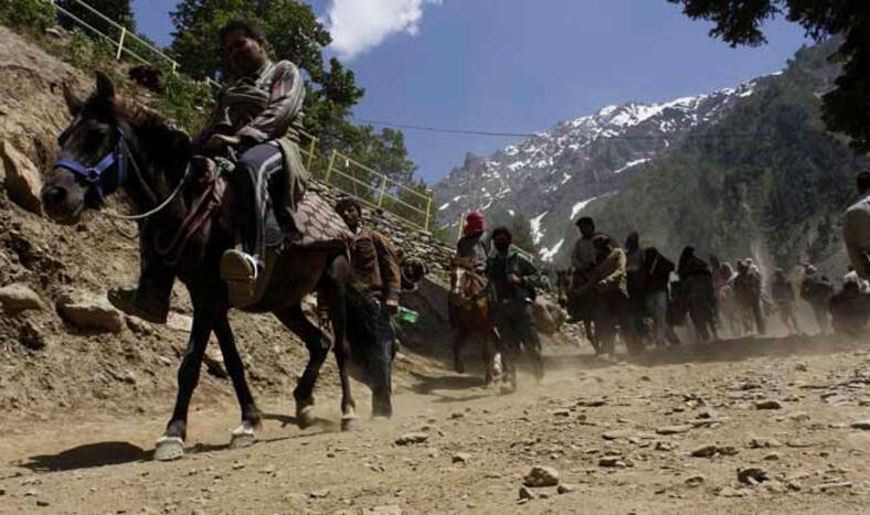 Amarnath Yatra resumes via Baltal route | India.com