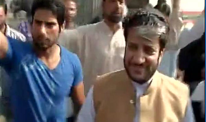 Separatist leader Shabbir Shah detained at Delhi airport | India.com