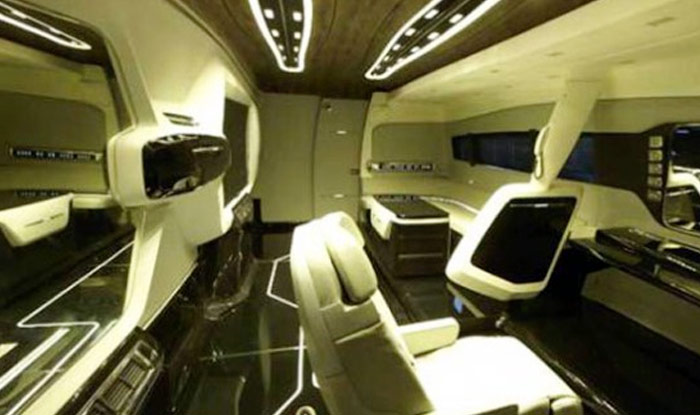 Shah Rukh Khan buys new vanity van worth Rs 4 crore! | India.com