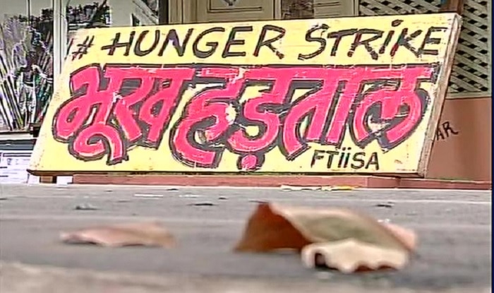 FTII row: Protesting students begin hunger strike in Pune demanding ...