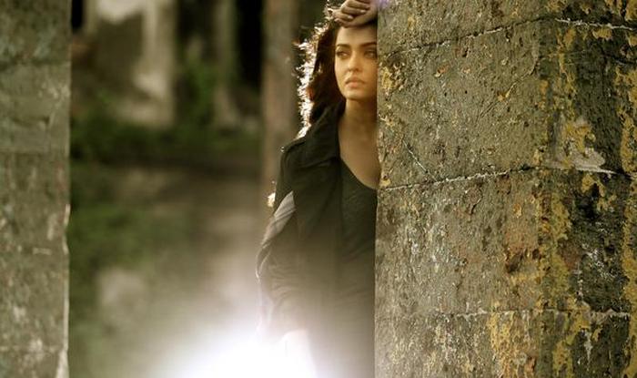 Jazbaa song Bandeyaa: Aishwarya Rai Bachchan looks mesmerising and ...