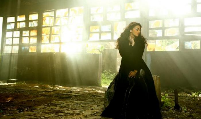 Jazbaa song Bandeyaa: Aishwarya Rai Bachchan looks mesmerising and ...
