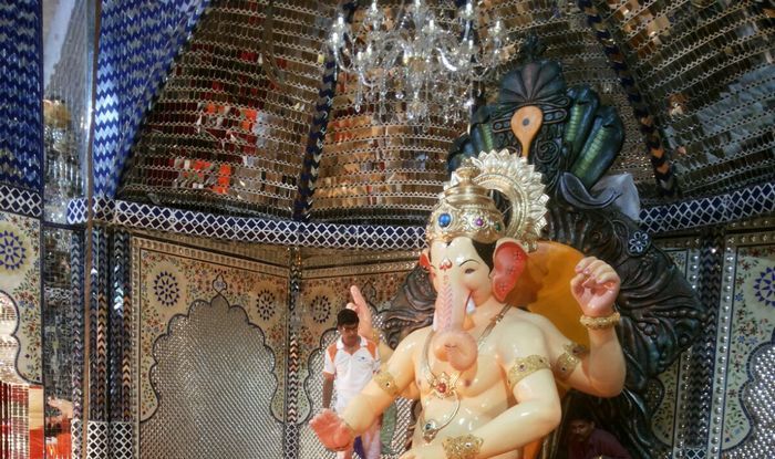 Lalbaugcha Raja 2015 live streaming: Take Bappa’s live darshan for 10 ...