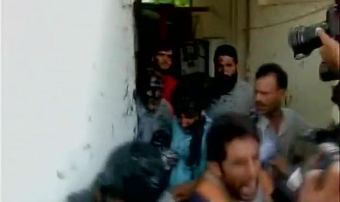 Ink attack on Engineer Rashid in Delhi | India.com