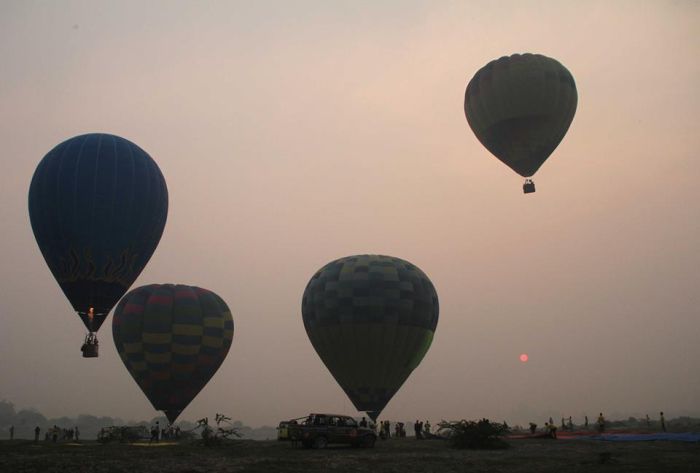 29 Stunning pictures from the #TajBalloonFestival that will make you ...