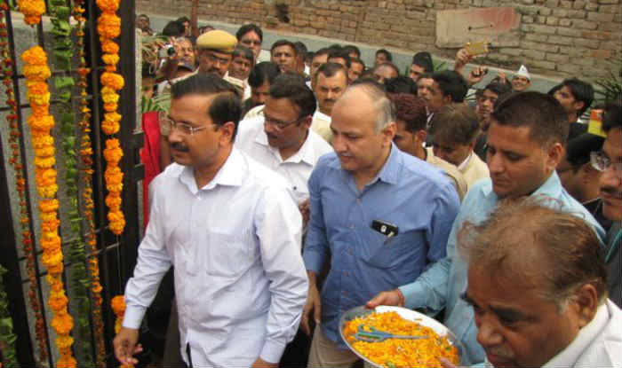 Arvind Kejriwal inaugurates toilet complexes | India.com