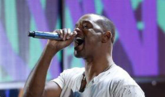 Back with a Bang! Will Smith performs after decade | India.com