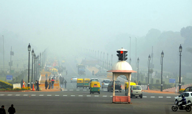 Delhi pollution level to be at its peak tomorrow: SAFAR | India.com