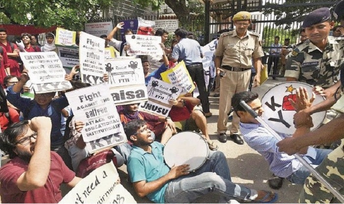 FTII strike costed Rs 5.79 lakh per day to exchequer; Talks between ...