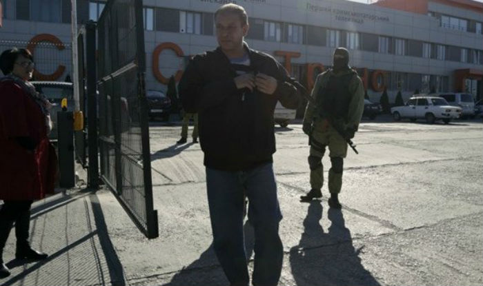 Russian police raids Crimea Tatar TV channel, journalist homes | India.com