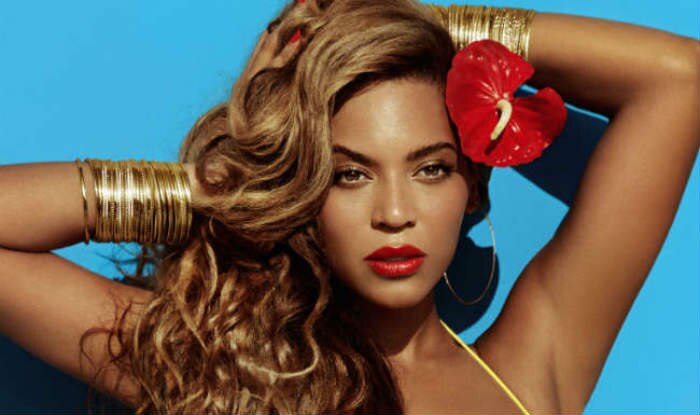 Beyonce Knowles transforms into Christmas tree for party | India.com