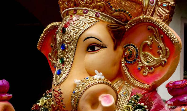 Ganesh Chaturthi 2017: Why You Should Bring Home a Left Trunk Ganpati ...
