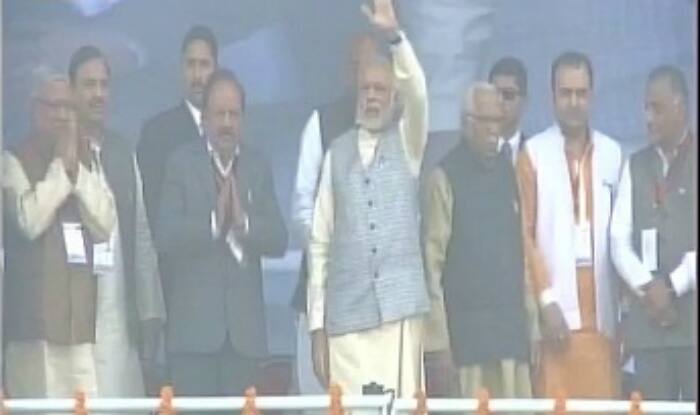 PM Narendra Modi lays foundation stone of Delhi-Meerut Expressway ...