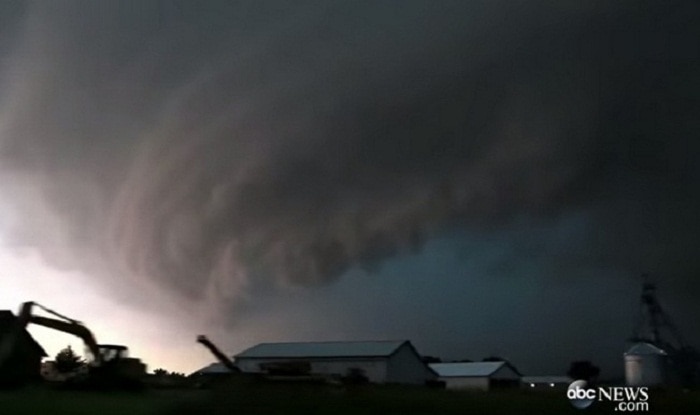 Christmastime tornadoes ravage US South, killing at least 11 | India.com Christmastime tornadoes ravage US South, killing at least 11 | India.com