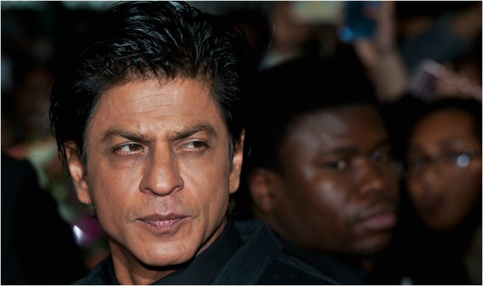 Shah Rukh Khan’s greenroom gate-crashed by transgender band | India.com