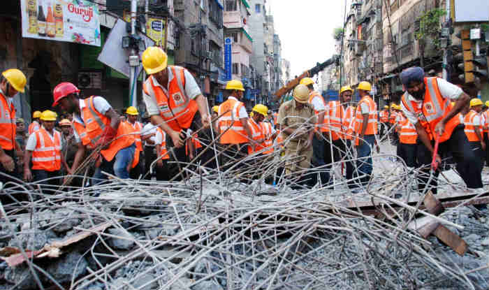 Kolkata flyover collapse: NDRF teams pull out 90 survivors from debris ...