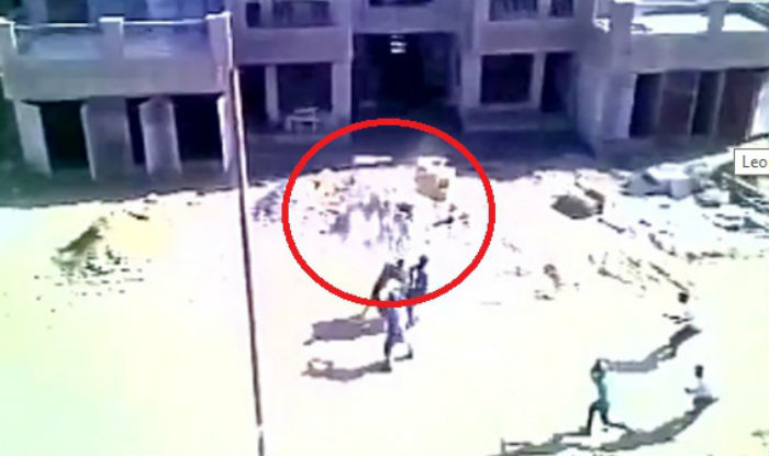 Leopard attack in Meerut caught on camera (Video) | India.com